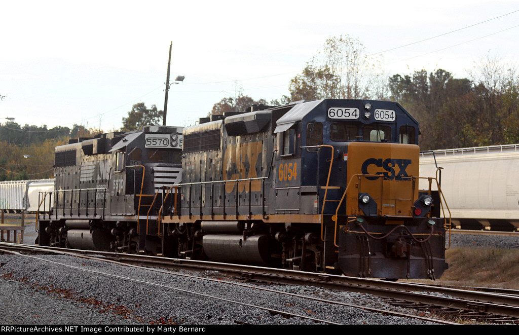 CSX 6054 and NS 5570